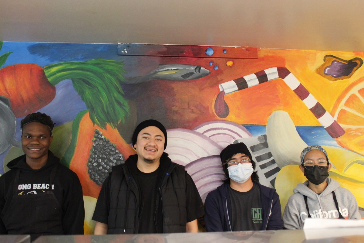 Cafeteria Workers: The Unsung Heroes of High School – The Plaid Press